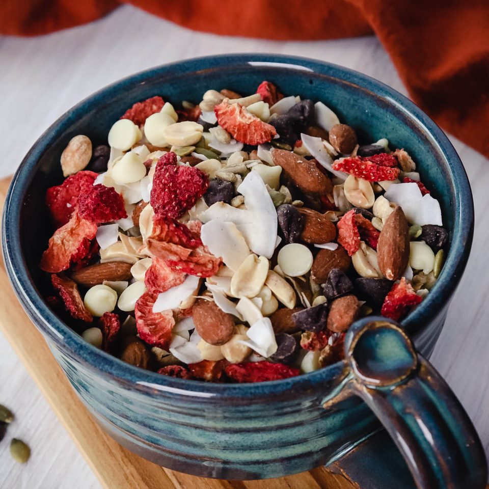 Easy Sweet Keto Trail Mix {Low Carb} - Explorer Momma