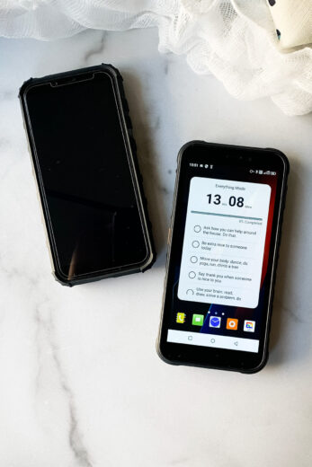 Pinwheel Phones: A Mom's Pinwheel Phone Review - Explorer Momma