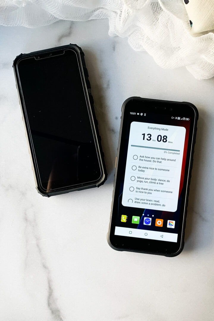 Pinwheel Phones: A Mom's Pinwheel Phone Review - Explorer Momma