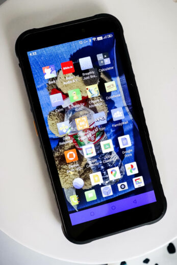 Pinwheel Phones: A Mom's Pinwheel Phone Review - Explorer Momma