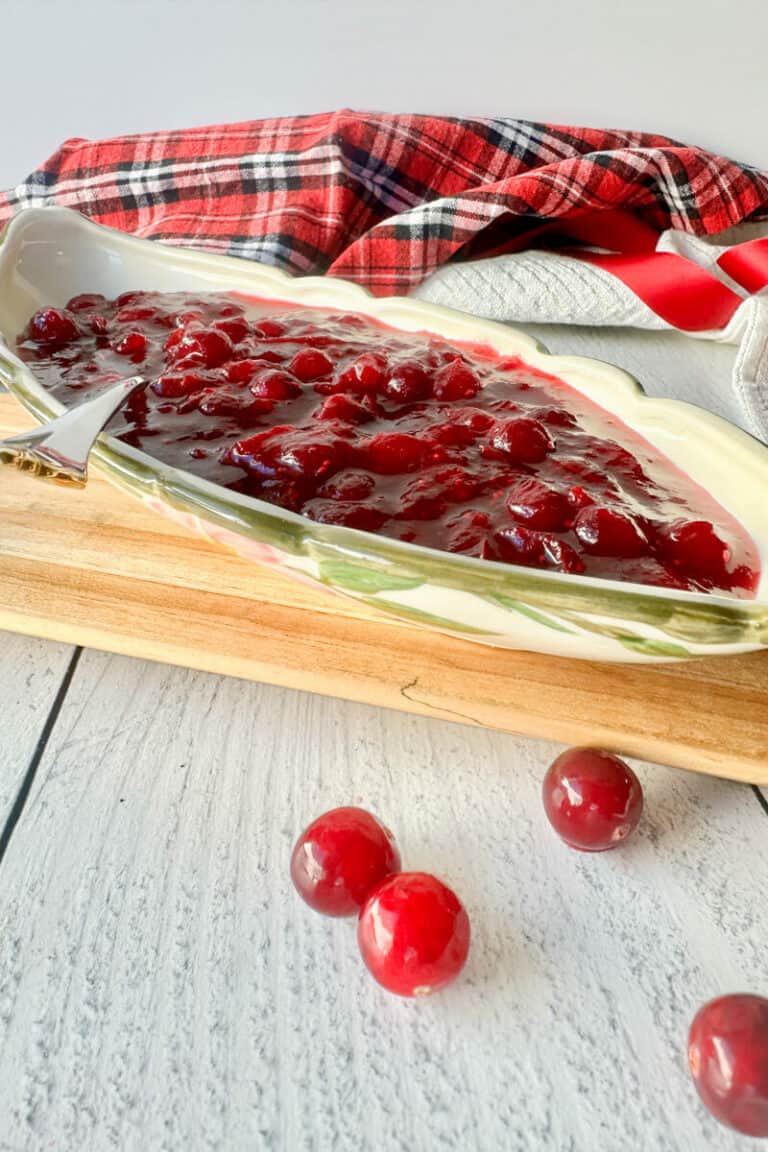 Easy Low Carb Keto Cranberry Sauce Recipe (with just 4 ingredients!)
