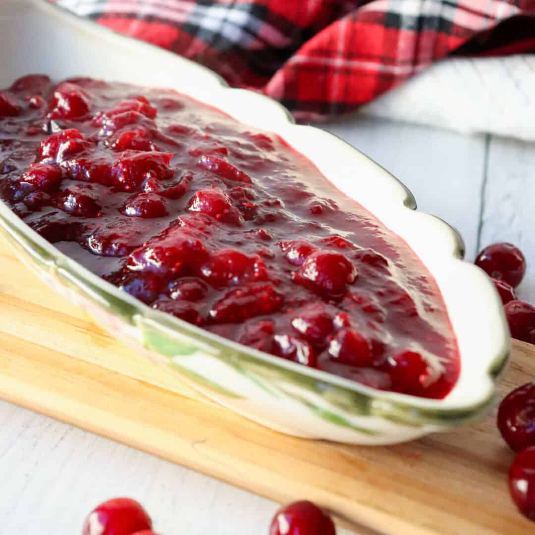Easy Low Carb Keto Cranberry Sauce Recipe (with just 4 ingredients!)